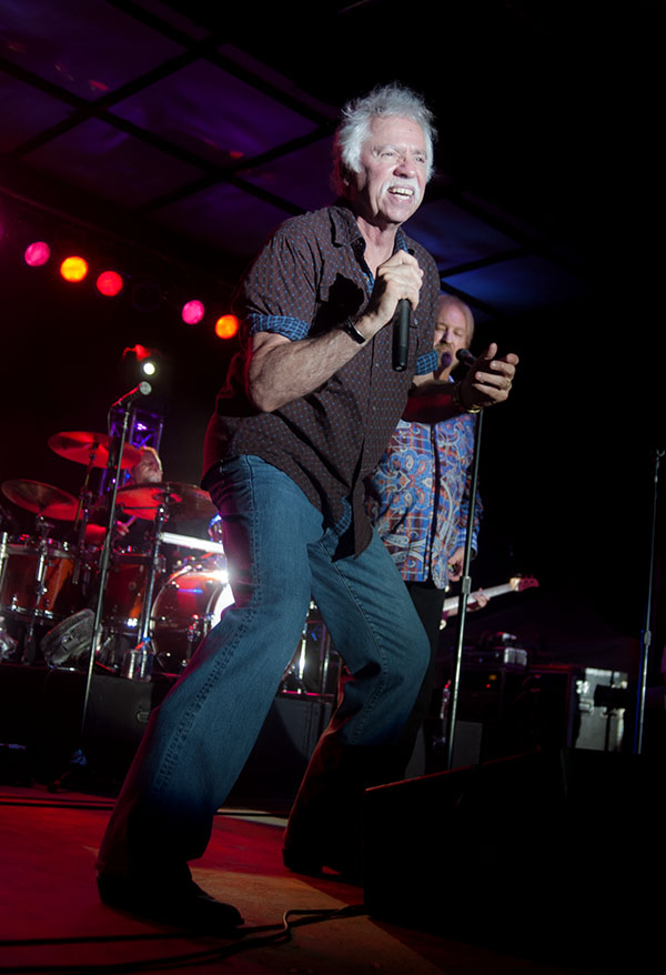 Joe Bonsall, celebrated tenor in the country and gospel group the Oak ...