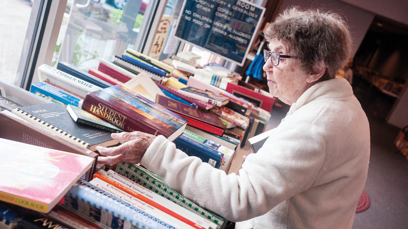 Briggs FOTL hold book sale at Ironton branch | The Tribune