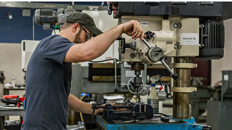 Machining program way to high-paying jobs - The Tribune | The Tribune