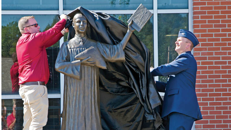 Dawson-Bryant unveils Student Soldier Statue | The Tribune