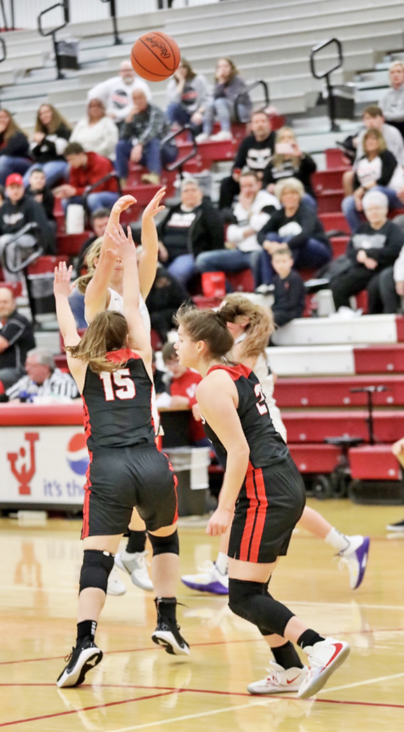 Lady Hornets fall to Spartans again; Dillow gets 1,000th career point ...