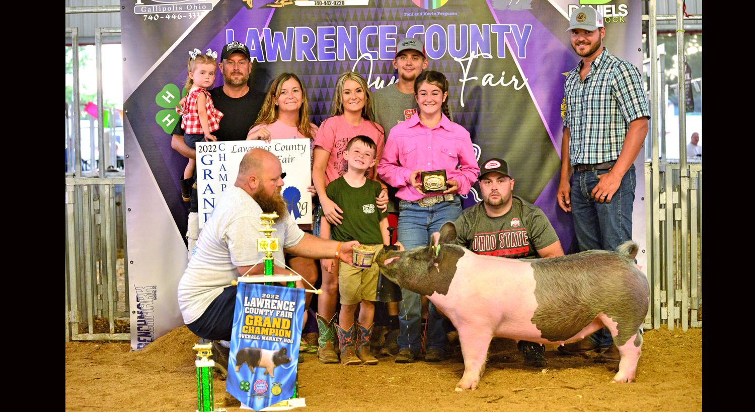 4-Hers show hogs at the fair | The Tribune