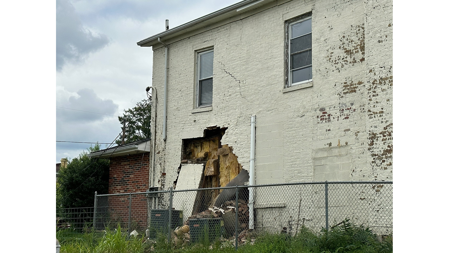 Building condemned after collapse | The Tribune